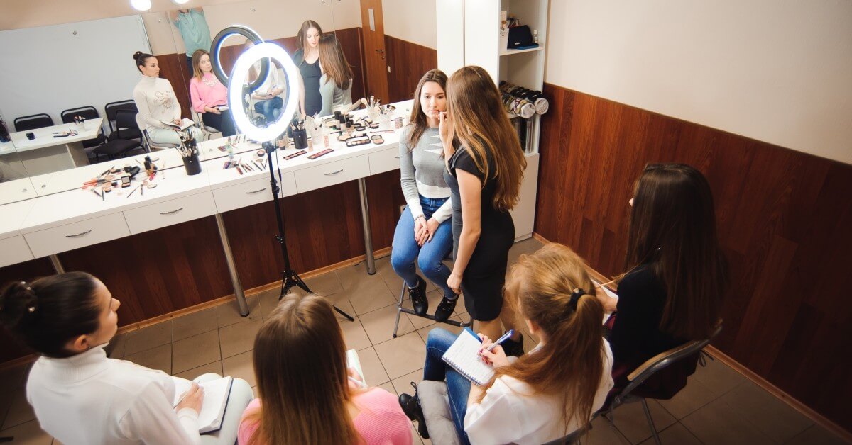 Esthetician Career Chicago: Career Opportunities With an Esthetician's ...