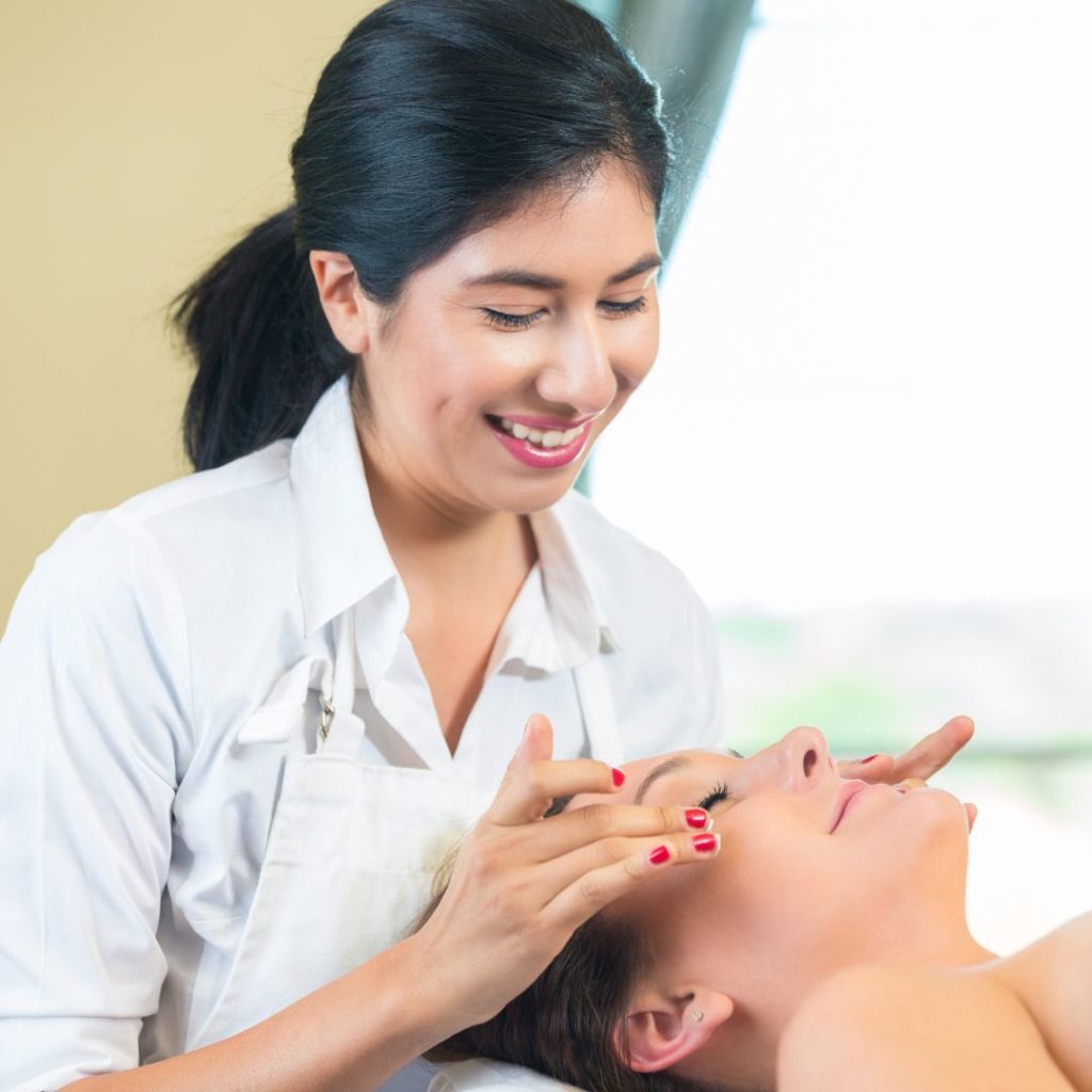 Learn About Our Esthetician Classes | Estelle.edu
