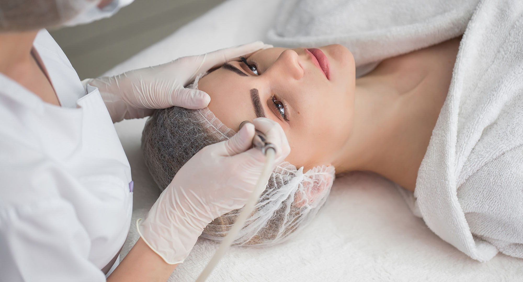 Top Four Benefits of Becoming An Esthetician | Estelle.edu