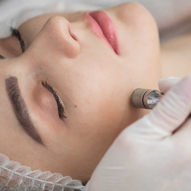 What To Look For In An Esthetician Program | Estelle.edu